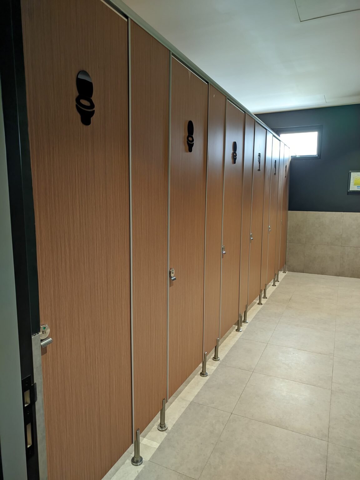 Material Toilet Cubicle PVC & Phenolic | LYHF Modular Pro
